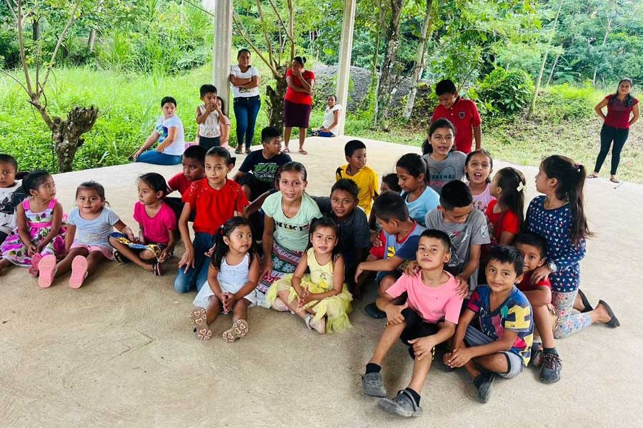 Actividad recreativa con los niños y niñas de Aldea Punta de Caimanes ...